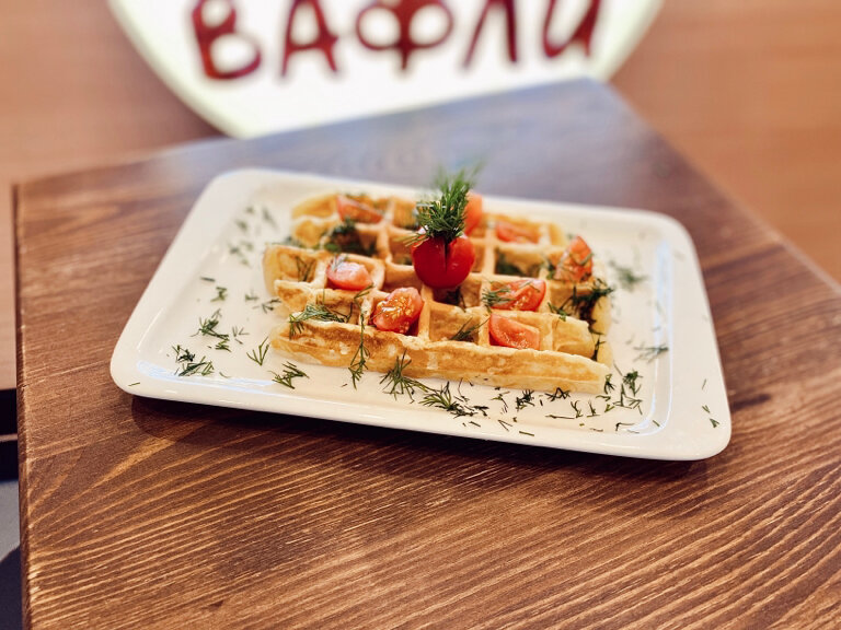 Kahve dükkanları Cooking Belgian Waffles, Moskova, foto