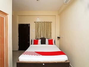 Oyo 16821 Hotel Senapati Palace (State of Odisha, Bhubaneswar), otel  Bhubaneswar'dan