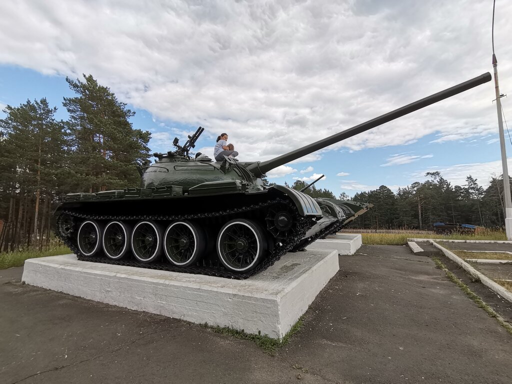 Teknoloji anıtı Военная техника, Bratsk, foto