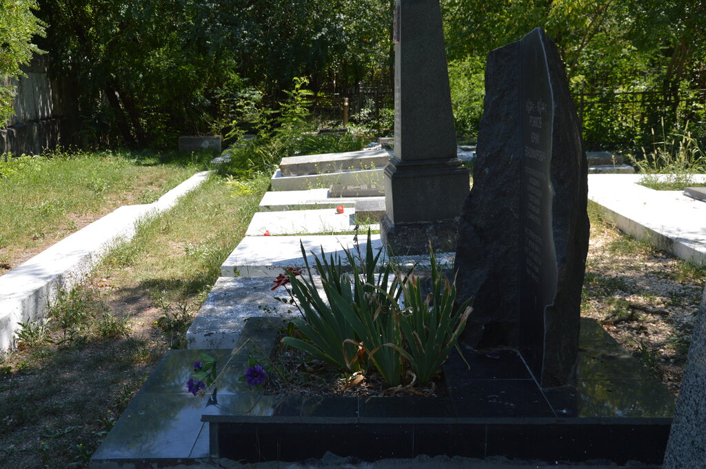 Ünlü kişilerin mezarları Подпольщик Ю.В. Рожков 1944 год, Simferopol (Akmescit), foto