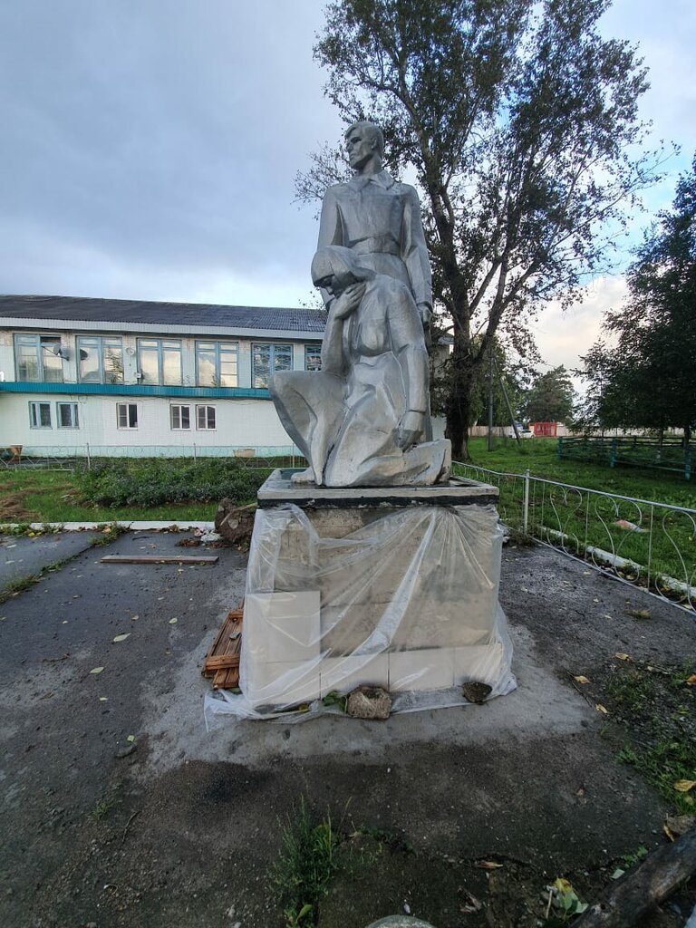 Anıt, heykel Воинам-односельчанам, павшим в годы Великой Отечественной войны, Yahudi Özerk Bölgesi, foto