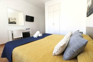 Gabarda & Complex (Islas Baleares, Calle Roses Bermejo, 26), otel  Calvià'dan