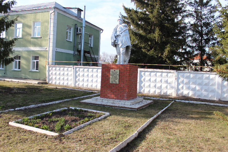 Anıt, heykel Работникам МТС, погибшим в Великой Отечественной войне, Belgorodskaya oblastı, foto
