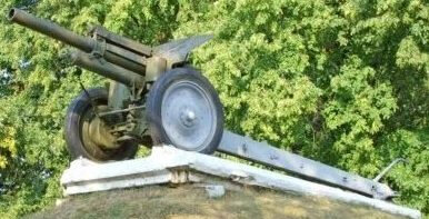 Anıt, heykel Гаубица 122-мм, Minskaya oblastı, foto