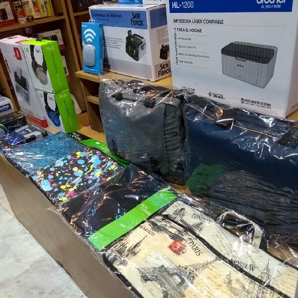 Bilgisayar aksesuarları Signos Computación, Santa Fe, foto