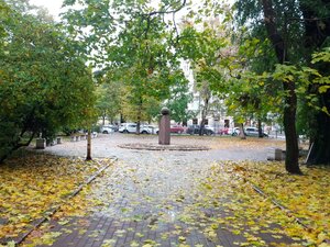 Старо-Ленинский сквер (Saint Petersburg, Chkalovskiy Avenue), meydan  Saint‑Petersburg'dan