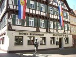 Hotel Garni Ratstube (Kirchstraße No:7, Bad Urach), otel  Baden‑Wurttemberg'den