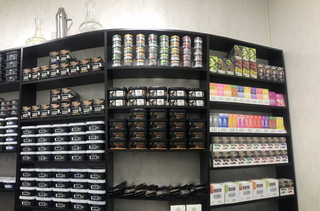 Tütün, sigara mağazaları Tobacco island, Griazi, foto