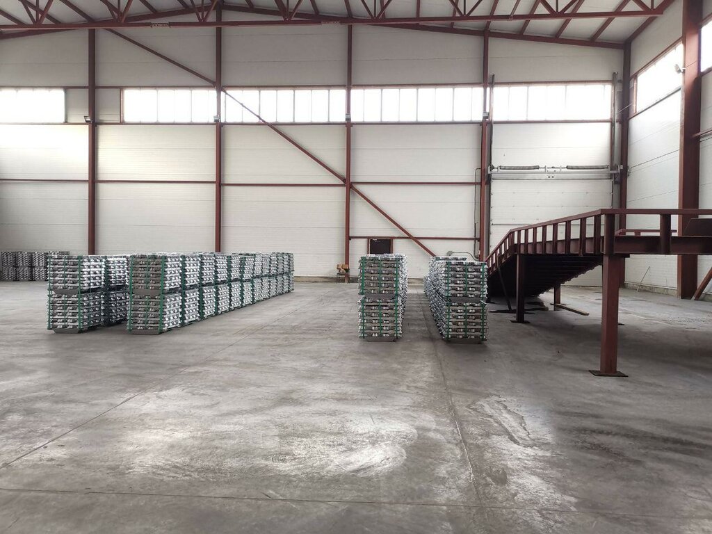 Geri dönüşüm maddeleri Меткомплекс, Novosibirsk, foto