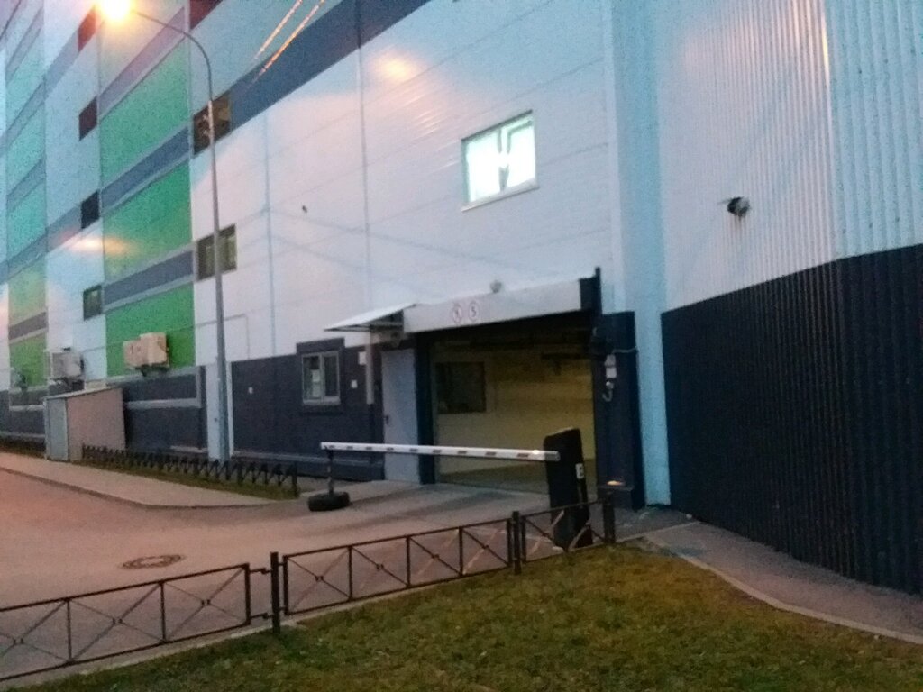 Otoparklar Parking lot, Saint‑Petersburg, foto