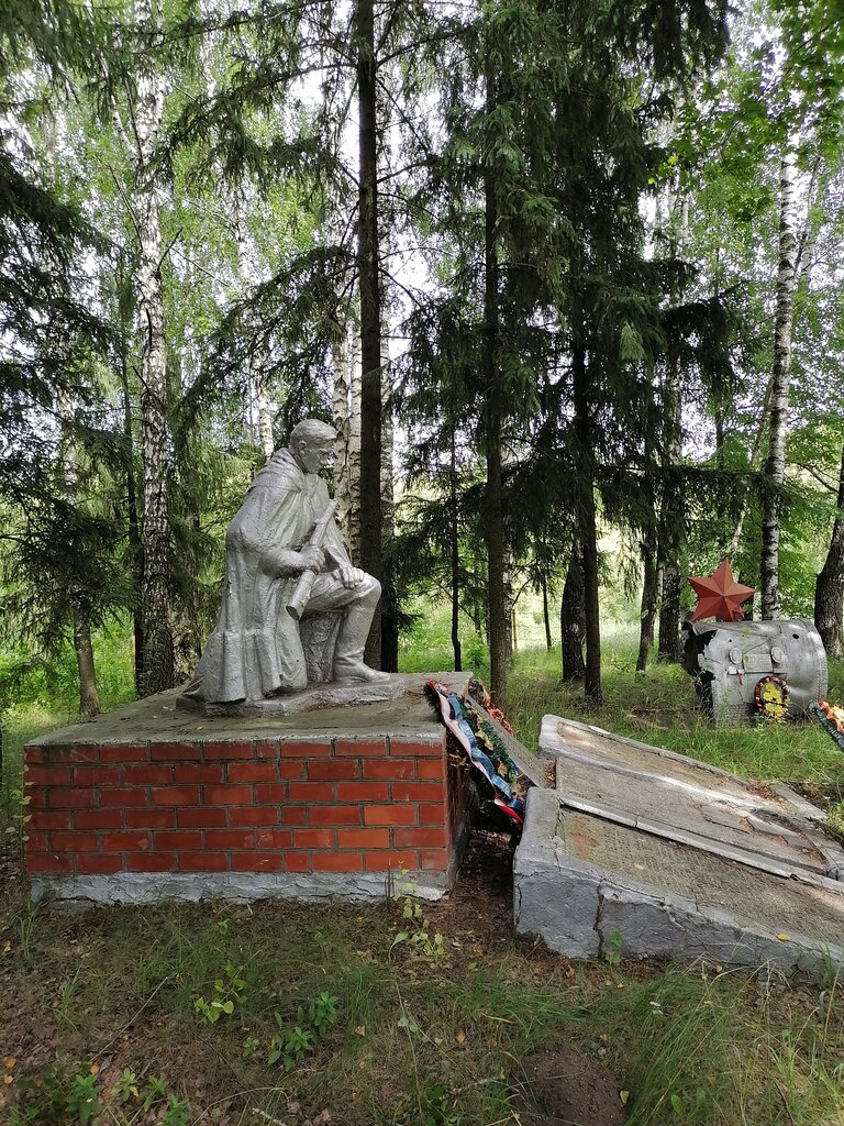 Anıt, heykel Братская могила, Orlovskaya oblastı, foto