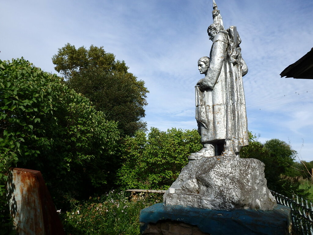 Anıt, heykel Воинское захоронение, Tverskaya oblastı, foto