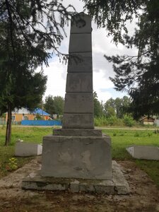 Мемориала Славы (Omsk Region, Gorkovskiy rayon, selo Oktyabrskoye), anıt, heykel  Omskaya oblastından