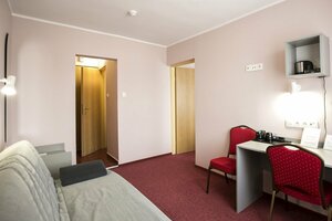 Hotel Unibus (Podlaskie Voivodeship, Powiat Bielski, miasto Bielsk Podlaski), otel  Bielsk Podlaski'den