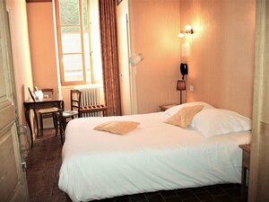Hostellerie Bressane (Bourgogne-Franche-Comté, Yonne, Arrondissement de Sens, Brannay, Route de Sens, 2), otel