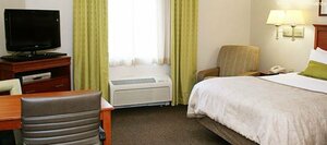 Candlewood Suites Harrisonburg (Wisconsin, Winnebago County, Town of Black Wolf, Country Club Road), otel  Harrisonburg'den