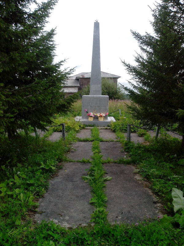 Anıt, heykel Землякам, погибшим в годы Великой Отечественной войны 1941-1945 гг., Arhangelskaya oblastı, foto