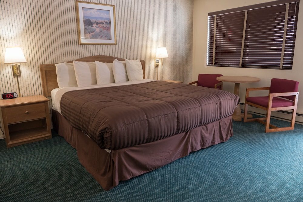 Otel Whispering Pines, Kaliforniya Eyaleti, foto