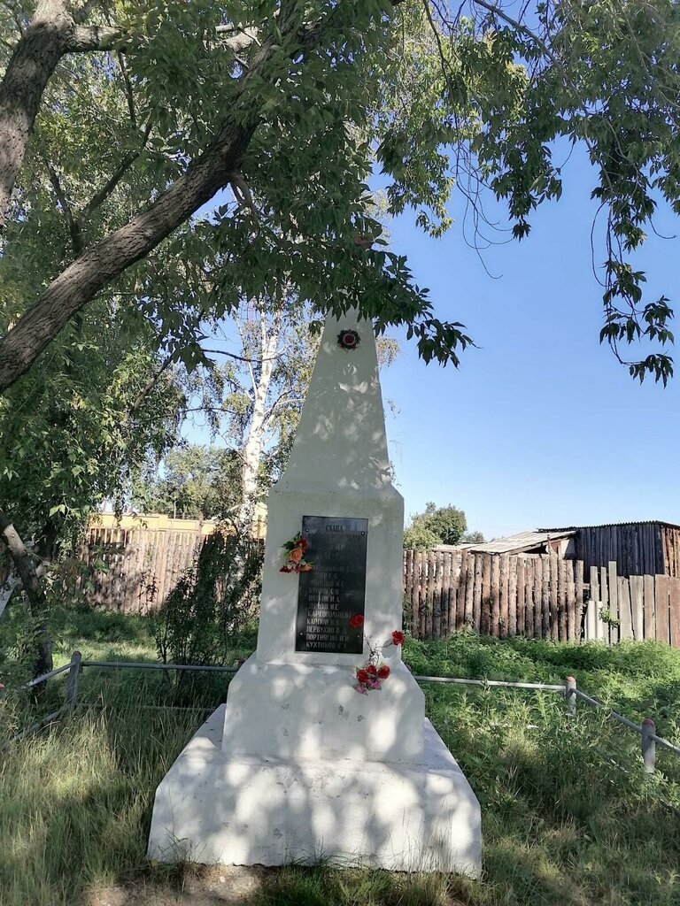 Anıt, heykel Воинам-землякам, погибшим на фронтах Великой Отечественной войны, Buriatya, foto