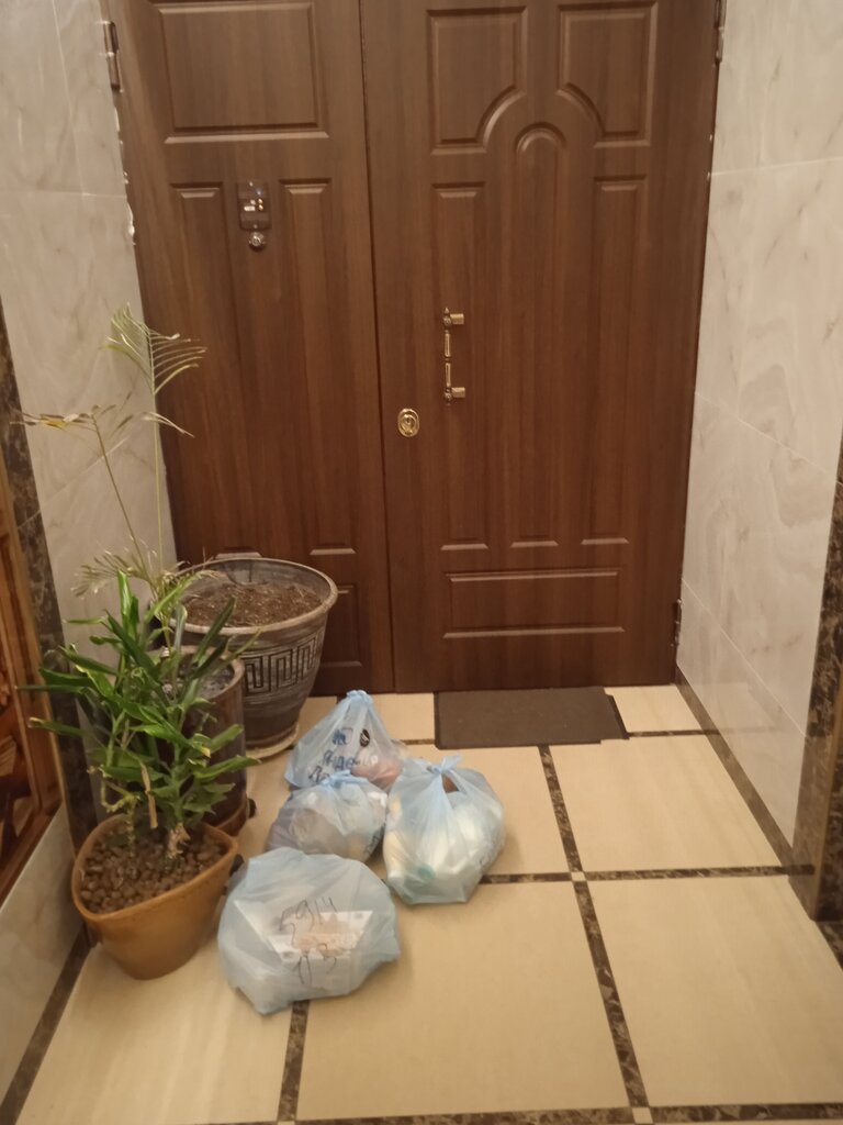 Hazır yemek teslim servisleri Yandex Lavka, Moskova, foto