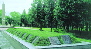 Братская могила (Minskaja region, Maladziechna, ulitsa Yazepa Drozdovicha), anıt, heykel  Molodchenko'dan