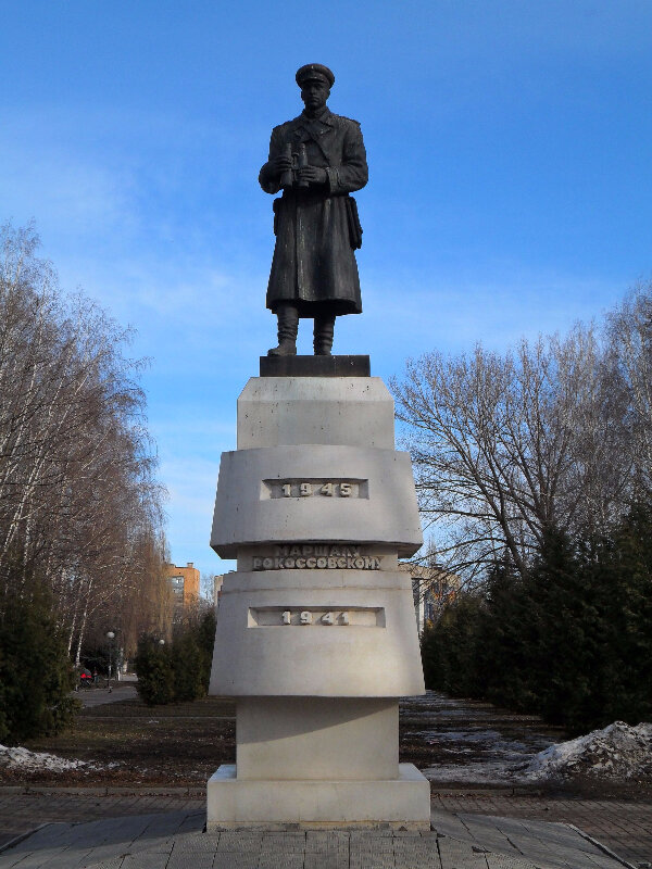 Anıt, heykel К.К. Рокоссовский, Kursk, foto