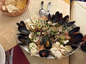 La Lampara Trattoria e Pizzeria Napoletana (Tuscany, Livorno, Via Giosue Carducci, 58), pizzacılar