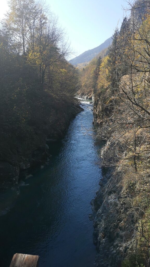 Pınar, çay Spring, stream, Karaçay‑Çerkez Cumhuriyeti, foto
