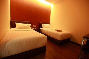 Starz Hotel (Negeri Sembilan, Jalan Labu), otel  Kluang'dan