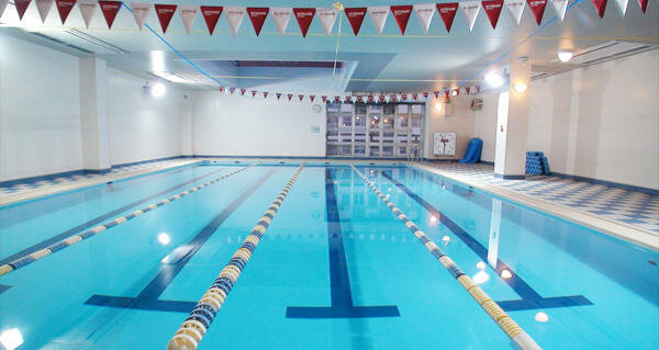 Fitness kulüpleri コナミスポーツクラブ 京都丸太町, Kyoto, foto