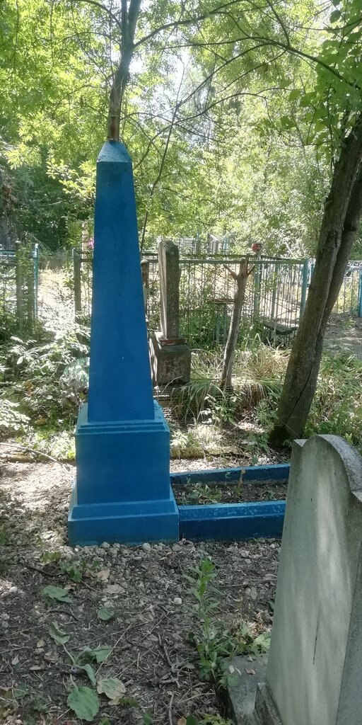 Ünlü kişilerin mezarları Матрос крейсера Аврора Т.Т. Гришин, Krymsk, foto
