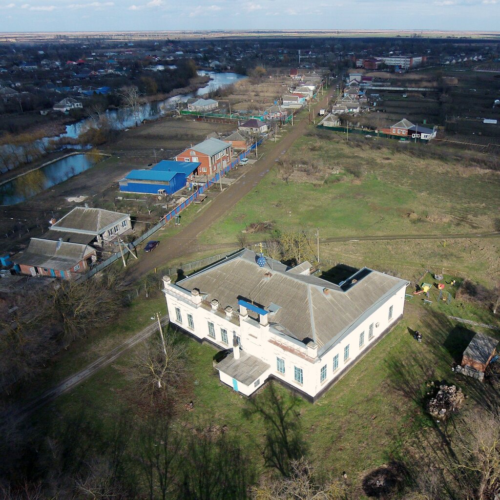 Ortodoks kiliseleri Приход Храма Святого великомученика Димитрия Солунского станицы Мингрельской, Krasnodarski krayı, foto