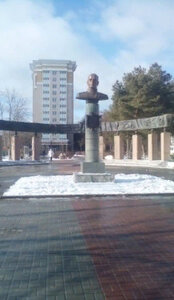 Бюст Георгия Константиновича Жукова (Kaluga, skver imeni Zhukova), anıt, heykel  Kaluga'dan