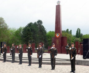 Обелиск Победы (Stavropol Territory, Pyatigorsk, park Pobedy), anıt, heykel  Pyatigorsk'tan