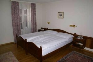 Hotel du Pont (Valais, Leuk, Gampel, Marktplatz, 1), otel