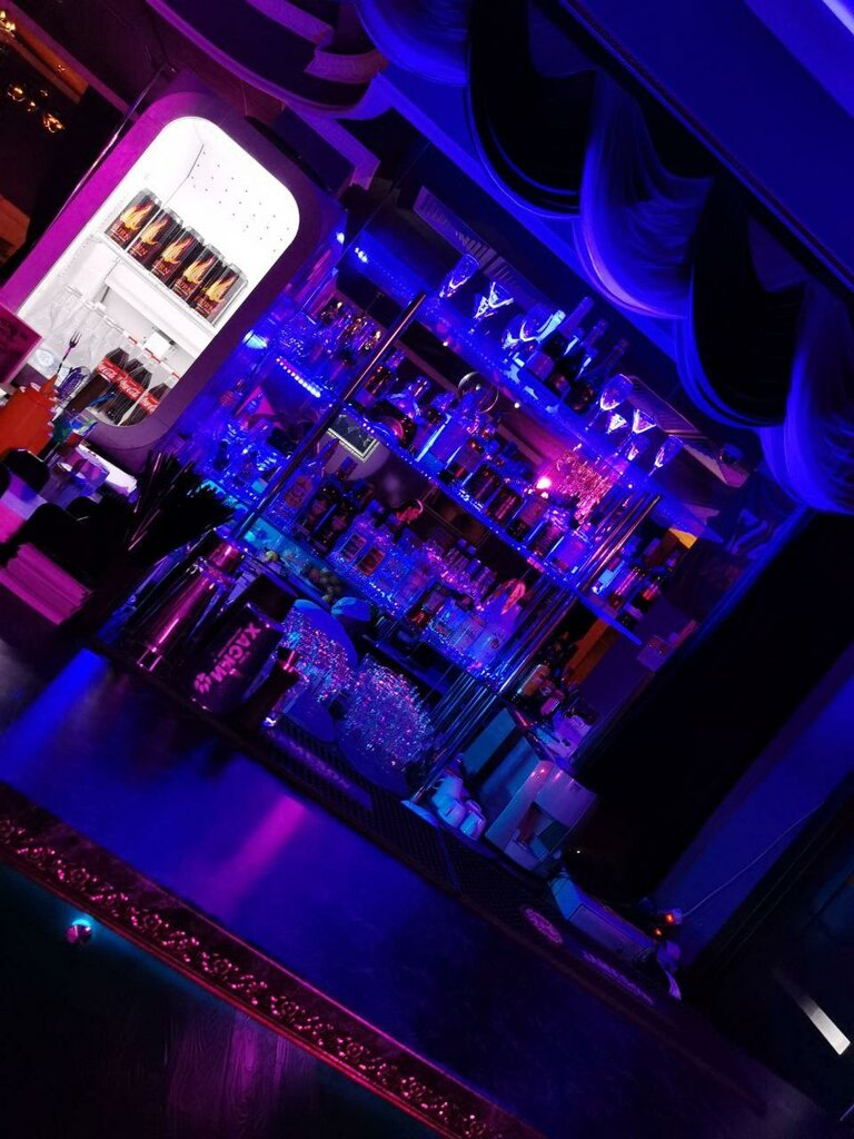 Gece kulüpleri Striptease club, Novorossiysk, foto