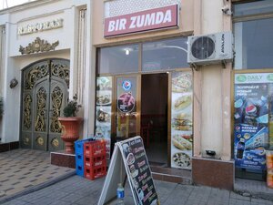 Bir Zumda (Panjakent Street No:17), kafe  Semerkant'tan