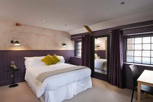 Archangel (England, Tameside, King Street), otel