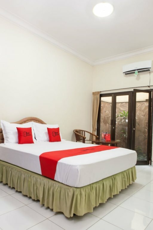 Otel RedDoorz @ Genteng Surabaya, Surabaya, foto