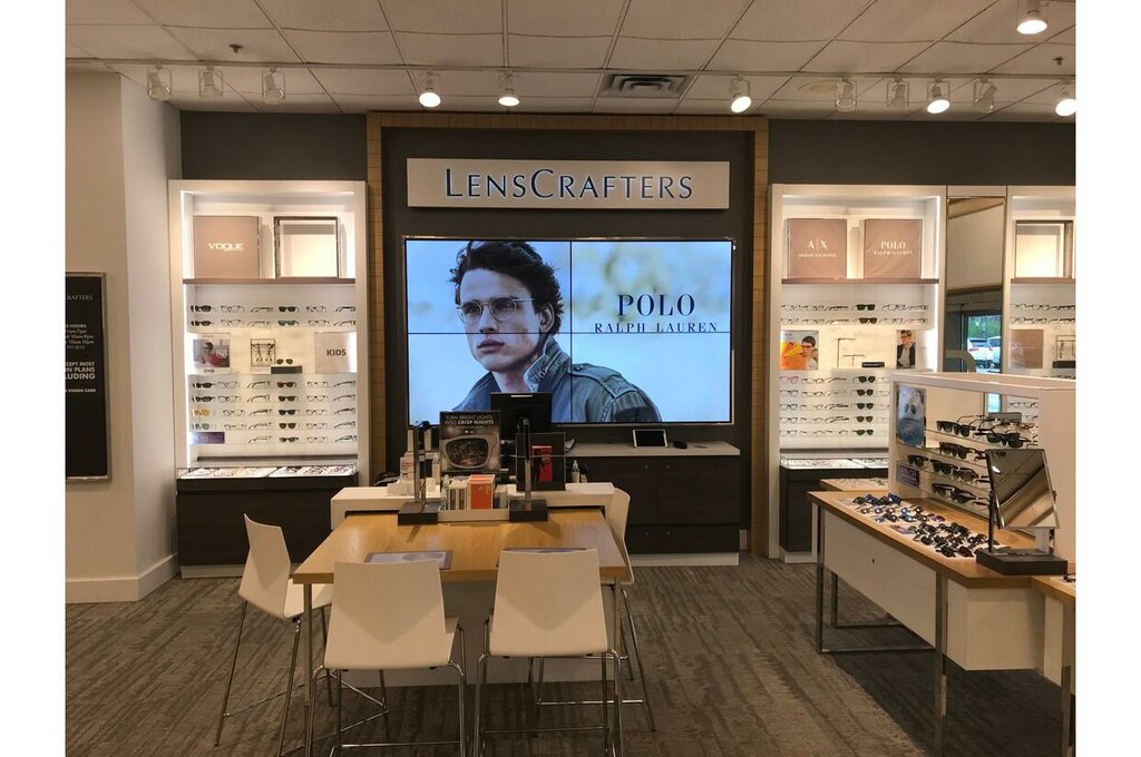 Giyim mağazası LensCrafters at Macy's, Lexington, foto