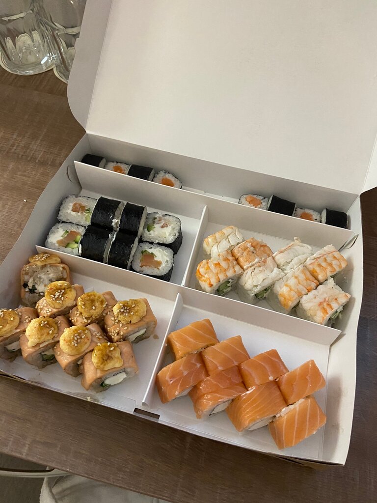 Hazır yemek teslim servisleri Bella Pizza & Sushi, Almatı, foto