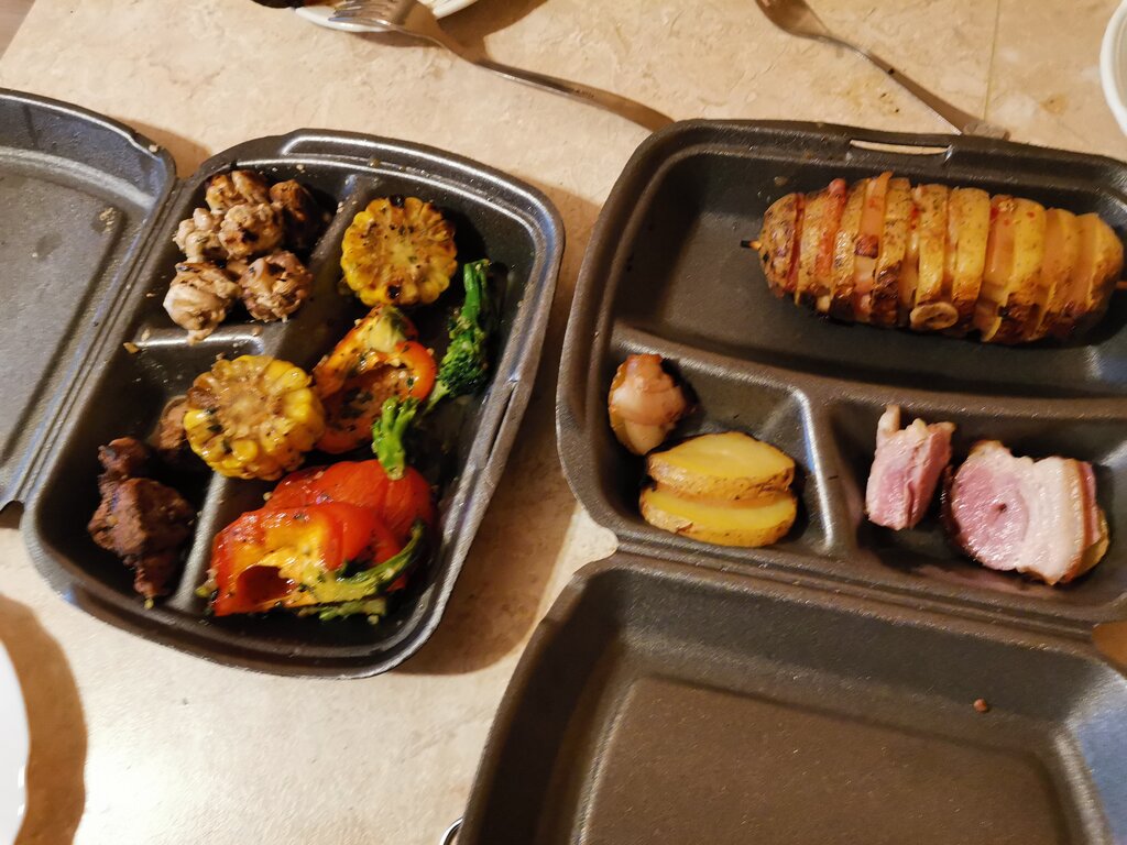 Fast food Chicago Pizza, Bobrov, foto