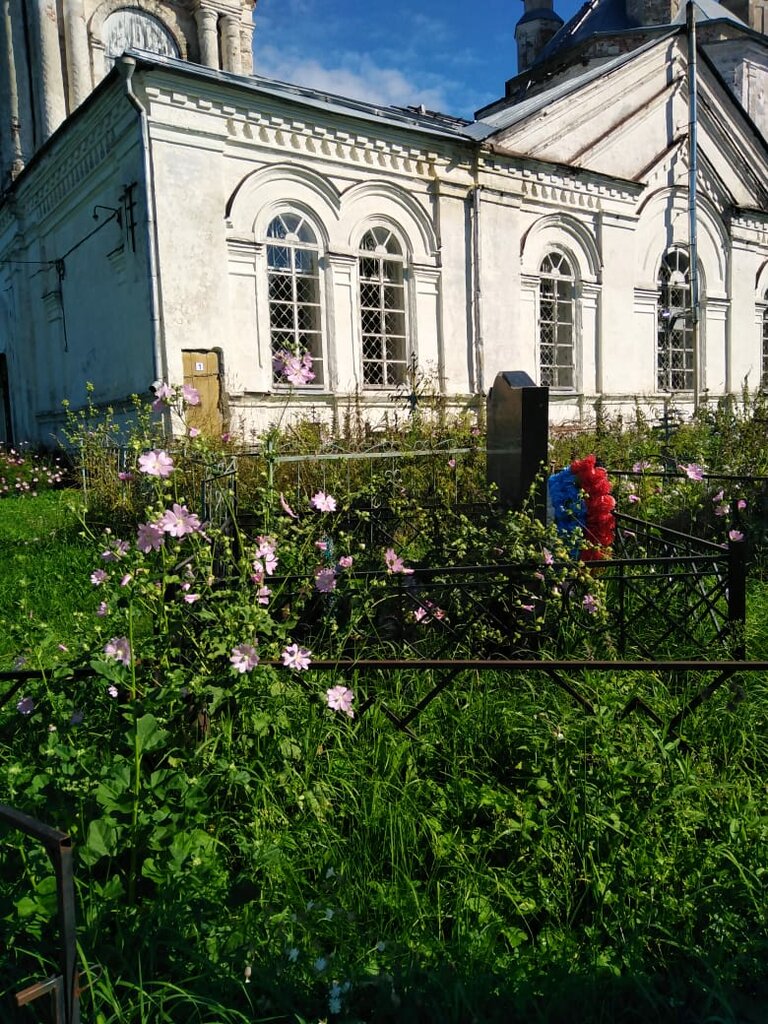 Anıt, heykel Обелиск защитникам Отечества от благодарных жителей Путчинской земли, Yaroslavskaya oblastı, foto