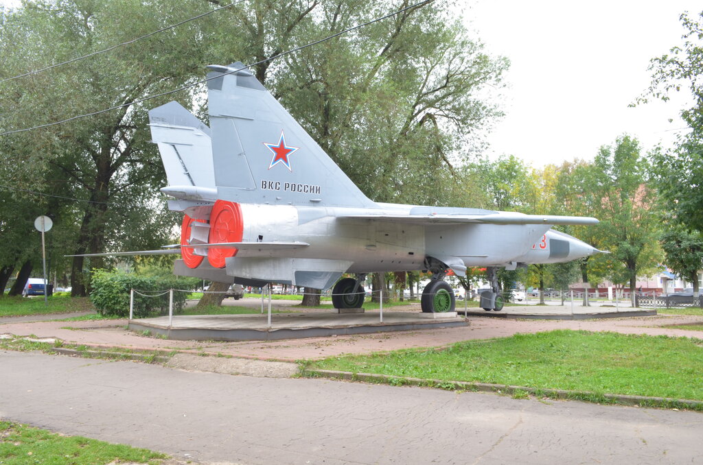 Teknoloji anıtı Самолет МиГ-25 РБ, Tver, foto