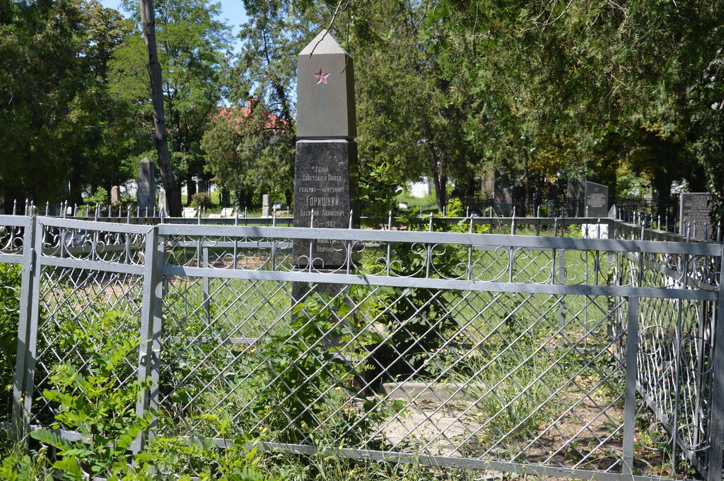 Ünlü kişilerin mezarları Герой Советского Союза В.А. Горишний, Simferopol (Akmescit), foto