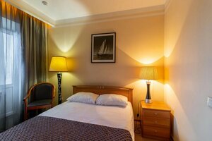 7 Nebo (ulitsa Melnikayte No:103А), otel  Tiumen'den