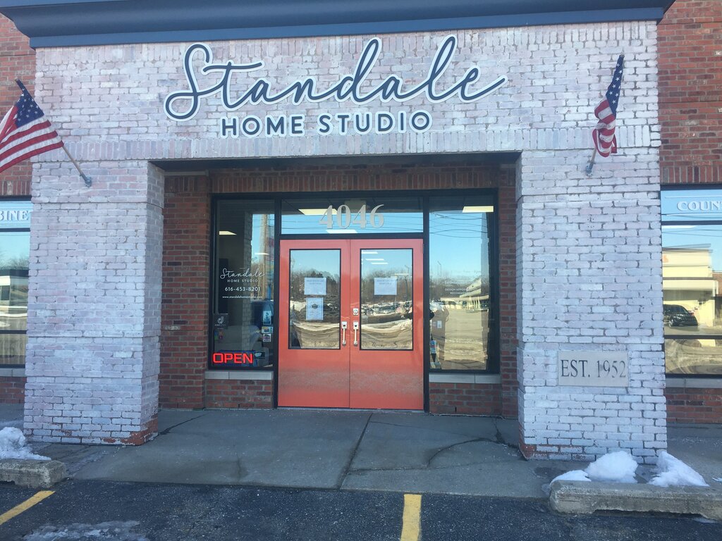 Kapılar Standale Lumber, Grand Rapids, foto