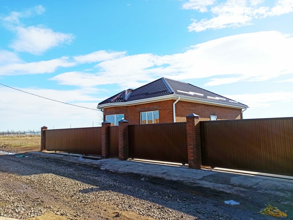 Yazlık ev inşaatı Kp-komarovo, Krasnodar, foto