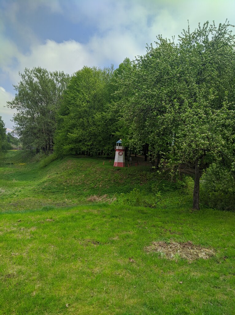 Dekorasyon ve süsleme, onur panosu Маяк, Gdov, foto