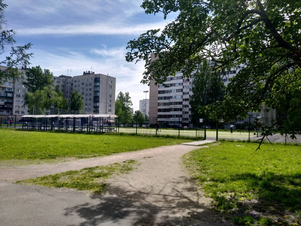Spor alanı Школьный стадион, Saint‑Petersburg, foto